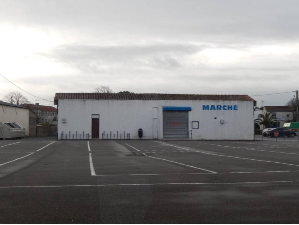 Aire de stationnement de camping-cars - Marché de Chéray - Motorhome areas